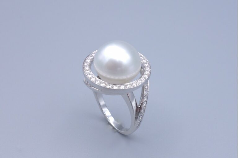 Bague Twist Perle de culture et diamants - Vanhoye