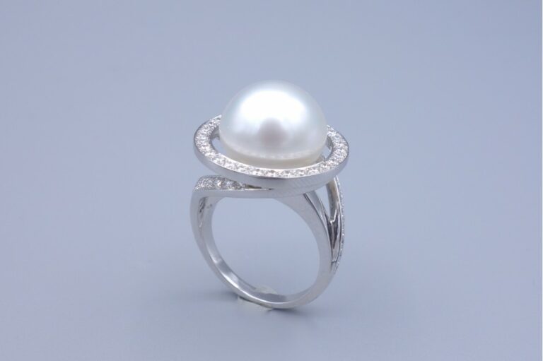 Bague Twist Perle de culture et diamants - Vanhoye